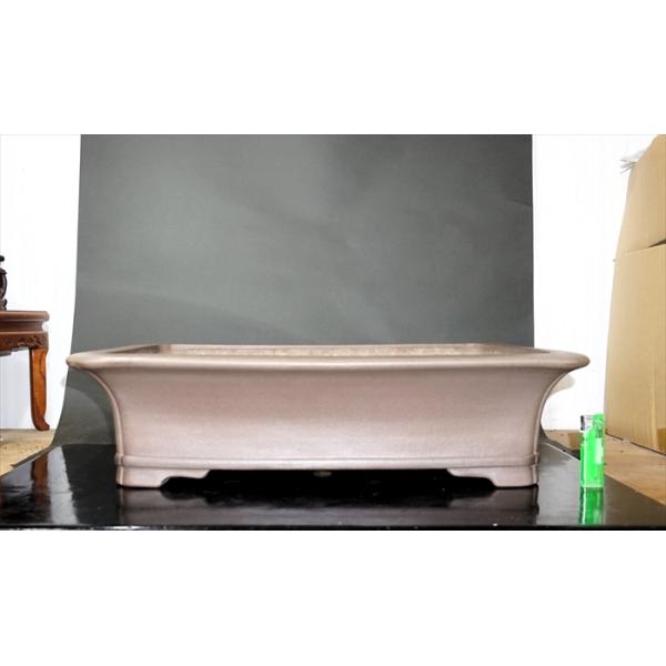 《中野行山》　烏泥外縁隅入下帯長方　　　現代日本鉢作家の最高峰に君臨する中野行山。その卓越した技術はもはや名工と呼ぶに相応しい。「本当に良いものを世に送り出したい」という強いこだわりから一鉢入魂で生み出される作品は銘品としての輝きを放つ。烏...