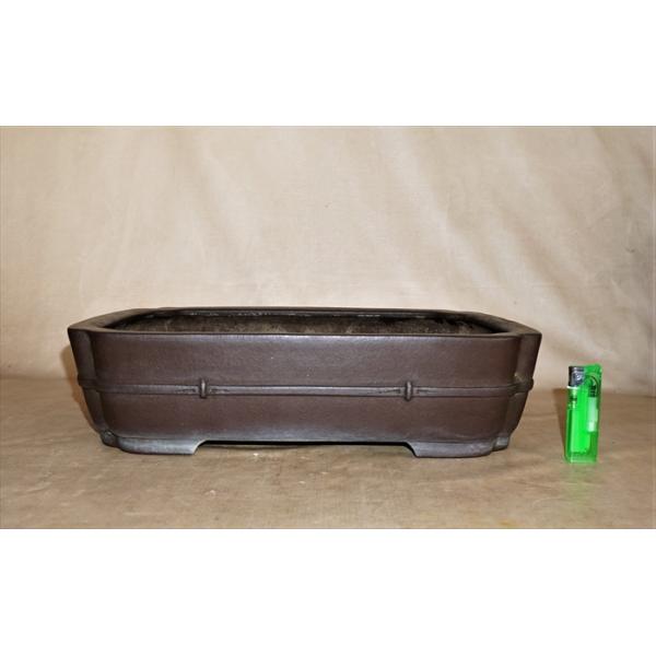 【喜仙　壱光堂】隅入り竹胴紐長方鉢です。《鯉江喜代》タタラつくりと押し型を併用し、ほぼ泥色鉢専門。（壱光堂）落款は、中国紫砂土と常滑土を配合した作にのみ入れる。中国紫泥鉢と見間違えるほど土目が良く、時代感もありとてもいいです。キズ、ニウも無...