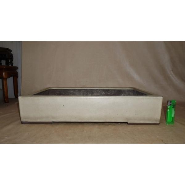 海外にも広がる盆栽愛好家たちから、高く評価される常滑の盆栽鉢。山秋製陶所の鉢も多くの人たちから愛されながら、現在は製陶終了となっています。　使い込みも古く、時代感が出ています。多少のスリキズ等ありますが、キズ、ニウも無くよい状態です。サイズ...