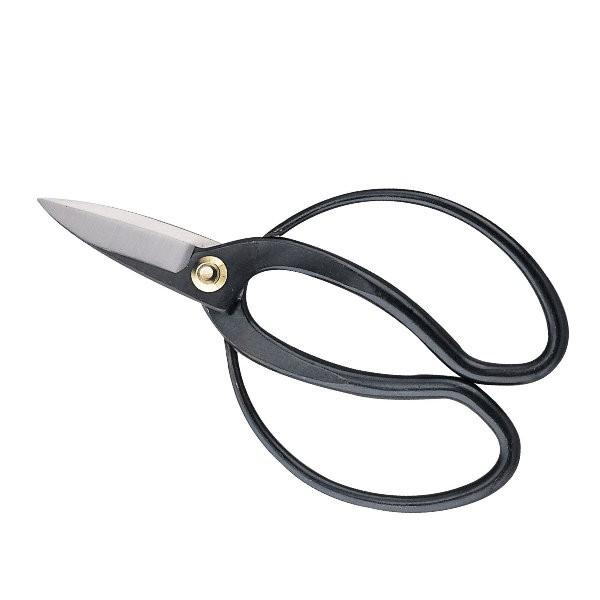 一般的な大久保型植木鋏です。安価ですが日本製で多く輸出しています。鋼S58C　全長185mm重量205g