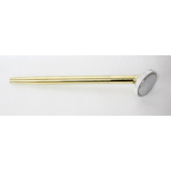 真鍮製の散水用ノズルです。穴径約0.35ｍｍ、穴数１３００個の特製メッシュが付いていますので、とても柔らかい水が出ます。穴数は他のノズルと比べると倍以上です。植物にも用土にもやさしい散水ノズルです。全長　約３４０ｍｍ　頭径　６５ｍｍ本体：真...