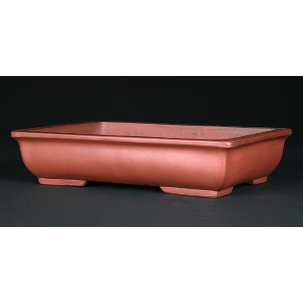 サイズ左右35.5cm奥行25.5cm高8cm商品解説　全国を回る当社営業スタッフが見付けた泥鉢をお買い得価格でご奉仕！一部に落款があり、その落款から推測すると今から約20〜30年前に中国宜興で作られたいわゆる新渡鉢です。日本にも多数送り込...