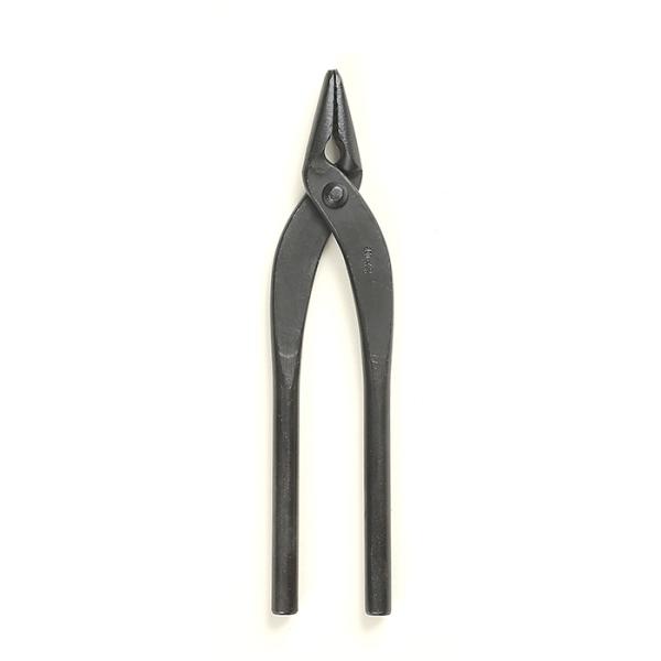 サイズ：全長180mm針金整枝からジン・シャリ処理まで幅広く活躍！商品解説　盆栽の手入れ作業の必需品。針金を「つかむ」「曲げる」「引っ張る」という動作に用います。針金を曲げたり引き絞る時には欠かせないアイテムです。また針金を外したり、ジンや...