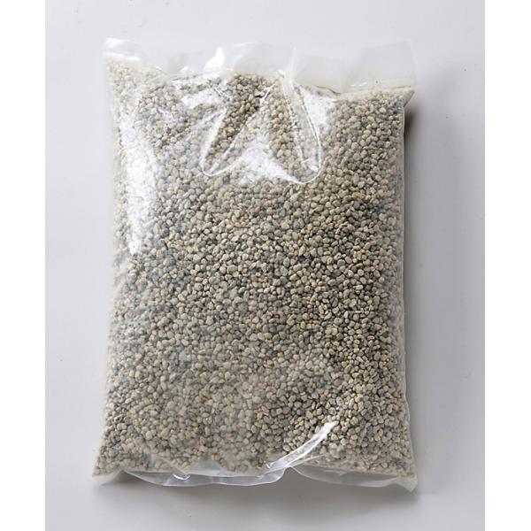 内容量：3リットル商品解説　用土は山野草培養に欠かすことができない最も重要な道具で、植え付けやそれに伴う土作りは非常に重要な作業です。市場には園芸・野草用と数多くの土や砂が流通しており、それぞれに特徴や長所・短所があります。プロや熟練愛好家...