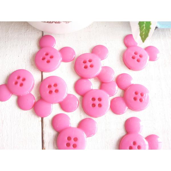 ボタン　ねずみのボタン　手芸　　大きなサイズ　8個入り新品素材：プラスチックサイズ：Ｈ22mm×Ｗ22ｍｍアソートで8個セットとなります。☆海外輸入品のため、バリ、色むら、色移りなどの作りが荒い、個体差がある場合がございます。ご了承ください。