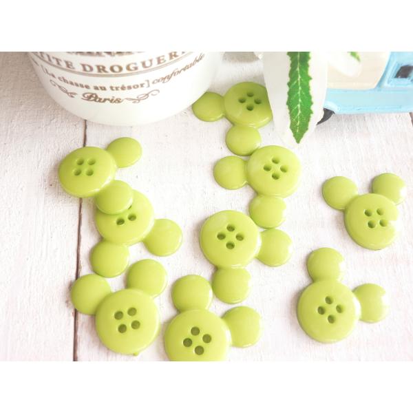 ボタン　ねずみのボタン　手芸　　大きなサイズ　8個入り新品素材：プラスチックサイズ：Ｈ22mm×Ｗ22ｍｍアソートで8個セットとなります。☆海外輸入品のため、バリ、色むら、色移りなどの作りが荒い、個体差がある場合がございます。ご了承ください。