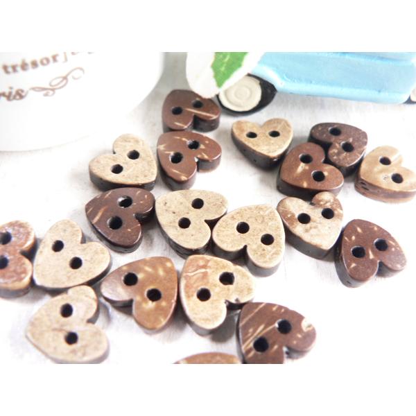 新品素材：ココナッツ＊ココナッツボタンは、いびつ感なども味わいとする特徴があります。ご了承の上ご購入ください。【サイズ】10mm★色柄のあるものは、アソートになりますので、柄はお選びいただけません。　お写真ない柄が入る場合もございます♪☆海...