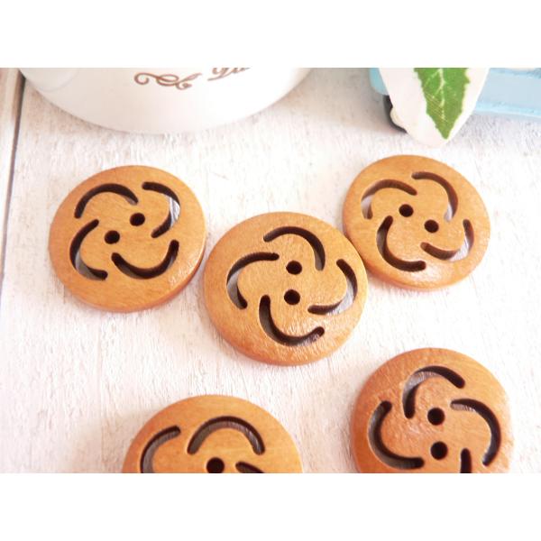 新品素材：ウッド【サイズ】直径 20mm★色柄のあるものは、アソートになりますので、柄はお選びいただけません。　お写真ない柄が入る場合もございます♪☆海外輸入品のため、色むら、プリントの不鮮明やズレ、ロットによる色味の違いなど多少作りが雑な...