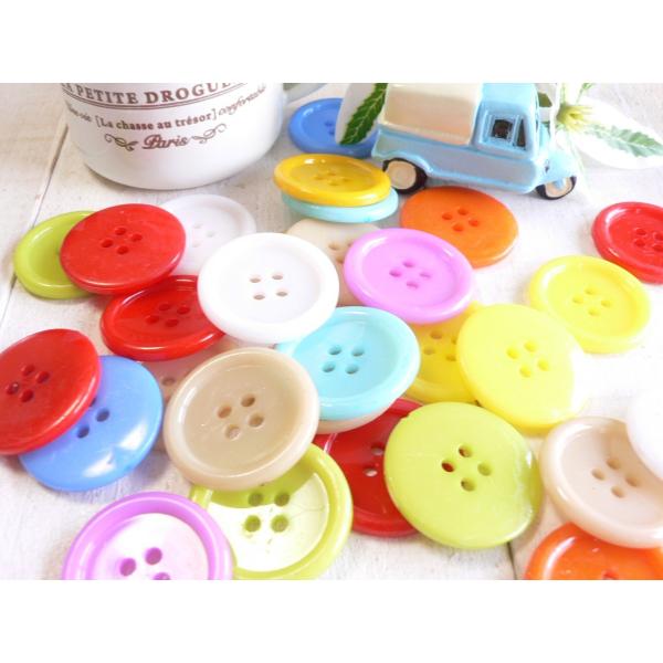 新品素材：プラスチック【サイズ】25mmアソートになりますのでお色は選べません。お写真にない色が含まれる場合がございます♪(注)　こちらは、通常よりバリがある場合があります。お子さんの洋服などに使用する場合はご注意ください・・・(^_-)-...