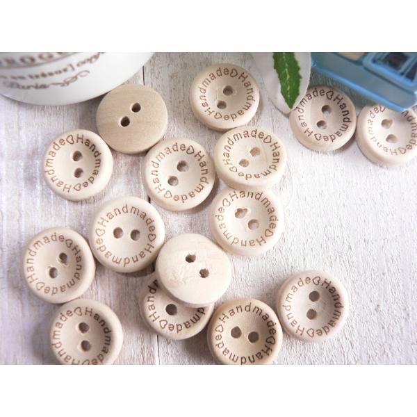 ボタン  ウッド 丸 Handmade　手芸　10個入り新品素材：ウッド【サイズ】直径15mm☆海外輸入品のため、バリ、色むら、色移りなどの作りが荒い、個体差がある場合がございます。ご了承ください。