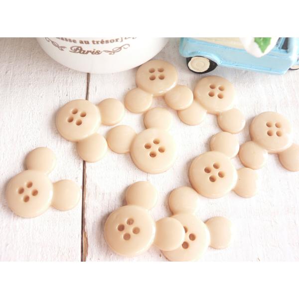 ボタン　ねずみのボタン　手芸　　大きなサイズ　8個入り新品素材：プラスチックサイズ：Ｈ22mm×Ｗ22ｍｍアソートで8個セットとなります。☆海外輸入品のため、バリ、色むら、色移りなどの作りが荒い、個体差がある場合がございます。ご了承ください。