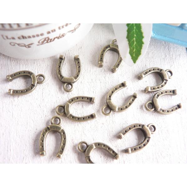 【サイズ】１４×９mm（カン含）新品☆海外輸入品のため、多少作りが雑な場合(色むら、バリ、ピンホール、ロットの個体差など）がございますのでご了承ください。