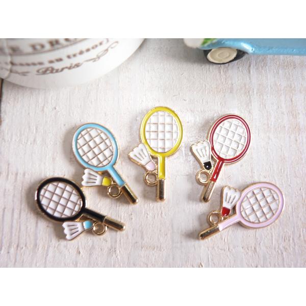 【サイズ】21×11mm（カン含）新品☆海外輸入品のため、多少作りが雑な場合(色むら、バリ、ピンホール、ロットの個体差など）がございますのでご了承ください。