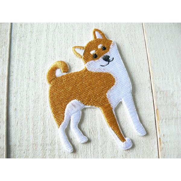 アイロン貼り付けタイプのワッペンです。入園、入学の準備にいかがでしょうか？【サイズ】7×6cm実測のため、多少の誤差はご了承ください。※注意※輸入品のため、小さなほつれや、糸の縫い込などが見られる場合がございます。アイロンで貼れますが、生地...