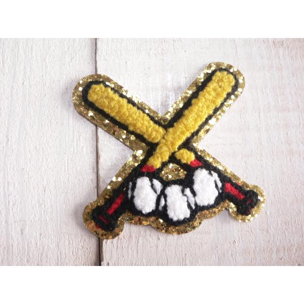 アイロン貼り付けタイプのワッペンです。【サイズ】6.3×6.6ｃｍ※注意※輸入品のため、小さなほつれや、糸の縫い込などが見られる場合がございます。アイロンで貼れますが、生地やロットによってはうまく貼れなかったり、剥がれる場合がありますので、...