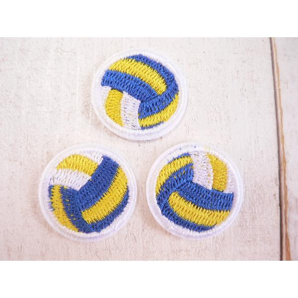 アイロン貼り付けタイプのワッペンです。入園、入学の準備にいかがでしょうか？【サイズ】2.5cm※注意※輸入品のため、小さなほつれや、糸の縫い込などが見られる場合がございます。アイロンで貼れますが、生地やロットによってはうまく貼れなかったり、...