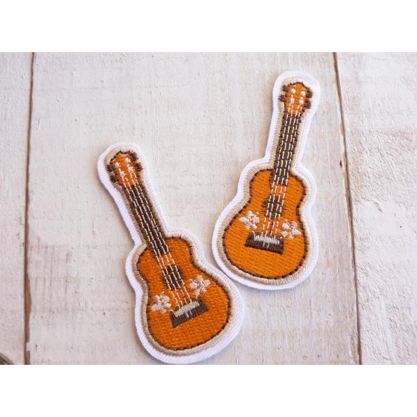 アイロン貼り付けタイプ【サイズ】6×2.8cm※注意※輸入品のため、小さなほつれや、糸の縫い込などが見られる場合がございます。裏面のアイロンシートが黒っぽくなっている場合があります。アイロンで貼れますが、生地によっては剥がれる場合があります...