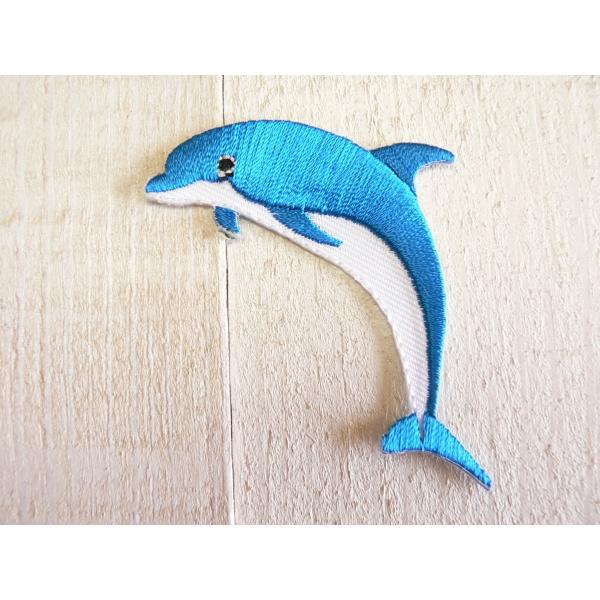 アイロン貼り付けタイプ【サイズ】横：約7ｃｍ×縦：約4.5ｃｍ※注意※輸入品のため、小さなほつれや、糸の縫い込などが見られる場合がございます。アイロンで貼れますが、生地によっては剥がれる場合がありますので、必要に応じて縫い付けるなどの処理を...