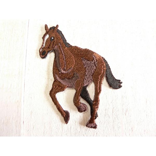 アイロン貼り付けタイプ【サイズ】約6×4.2cm※注意※輸入品のため、小さなほつれや、糸の縫い込などが見られる場合がございます。アイロンで貼れますが、生地によっては剥がれる場合がありますので、必要に応じて縫い付けるなどの処理をお願いいたしま...