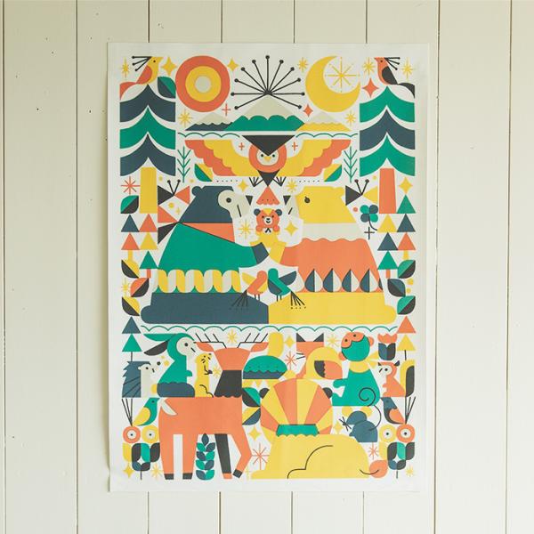 布ポスター☆布だからこそ実現する、アートとナチュラルな質感のコラボ。たたんで保管もできます。北欧風なタッチで描かれたどうぶつたちがとってもおしゃれ！構図やカラーコントラストが印象的で、絵本の部屋などのかわいらしいアクセントになります。■サイ...