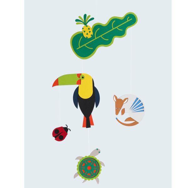 日本生まれのマニュモビール紙と糸のみで作られ、日本らしい優しさと温かみに溢れています。軽量なので取付けも簡単。万が一落ちても安全です。明るく元気でPOPな「ジャングルフォレスト」ヨーロッパのデザイナーさんによるイラスト＆デザイン■サイズ：W...