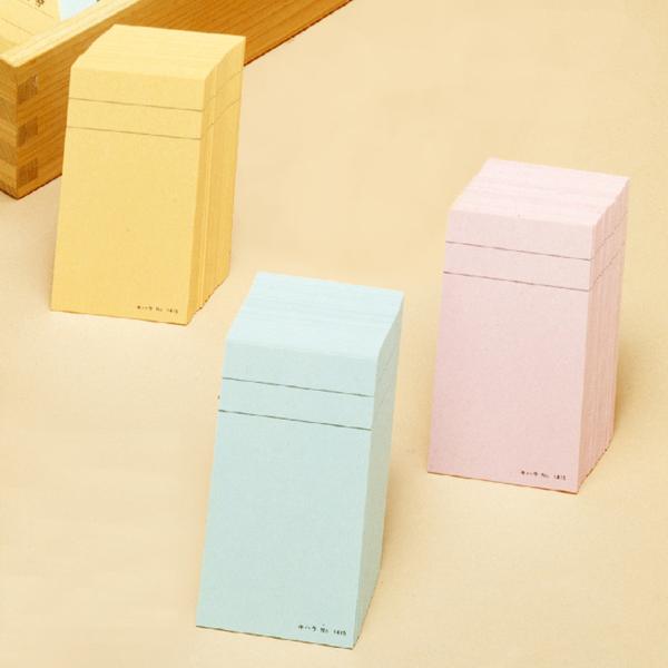 ブラウン式用の返却日を押印するブックカードです。カラー：クリーム / ブルー / ピンク内容量：100枚入りサイズ：W 47 × H 81 mm　厚み：250K図書館における図書の貸出方式の一つブラウン方式。利用者の記入が不要で、貸出の記録...