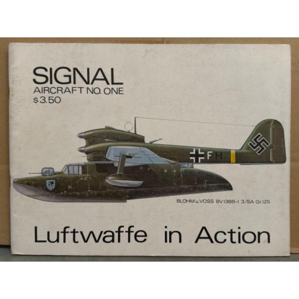 squadron/signal publications。表紙に多少のスレキズ等や角に小シワ箇所・経年ヨゴレなどがある以外は特に目立つ大きなダメージはなく、ページ自体は比較的良好な状態です。