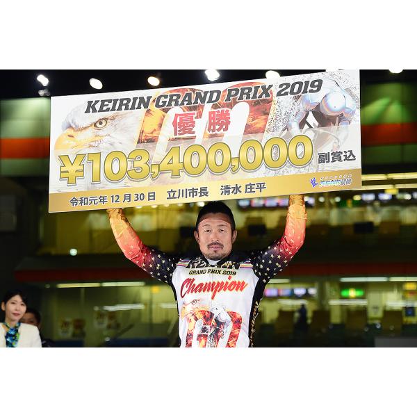 写真:村越希世子　編:佐藤慎太郎公式ファンブック製作委員会出版社:ガイドワークス発売日:2025年08月キーワード:全力でやるよ！ガハハ！佐藤慎太郎公式ファンブック村越希世子佐藤慎太郎公式ファンブック製作委員会 ぜんりよくでやるよがははさと...