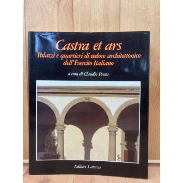 【発行年】 1987　　　　　【備考】 【可】　カバー擦り傷多数・角破れ有り/サイズ約29×24cm、320頁、ほぼ全ての頁に図版有り/Castra et ars: Palazzi e quartieri di valore archite...