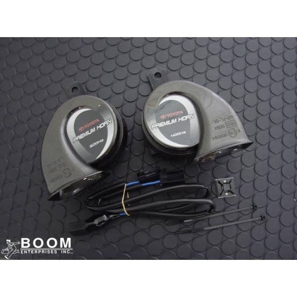 TOYOTA純正パーツプレミアムホーン高級感あふれるホーンで高音質のハーモニーを実現した保安基準適合品。適合:トヨタ カローラアクシオ（14#系）適合:トヨタ カローラフィールダー（14#系）品番:08522-12030※適合車種以外に取付...