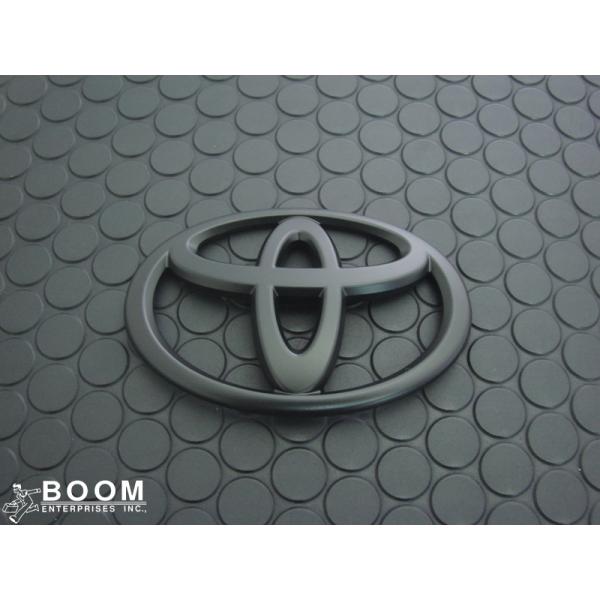 【HB SPORTS】エッチビースポーツリア トヨタマーク エンブレム マットブラック（アドベンチャーグレード向け）適合:トヨタ RAV4（MXAA5#系）年式:2019(平成31)年4月〜2025(令和7)年12月備考:トヨタ純正エンブレ...