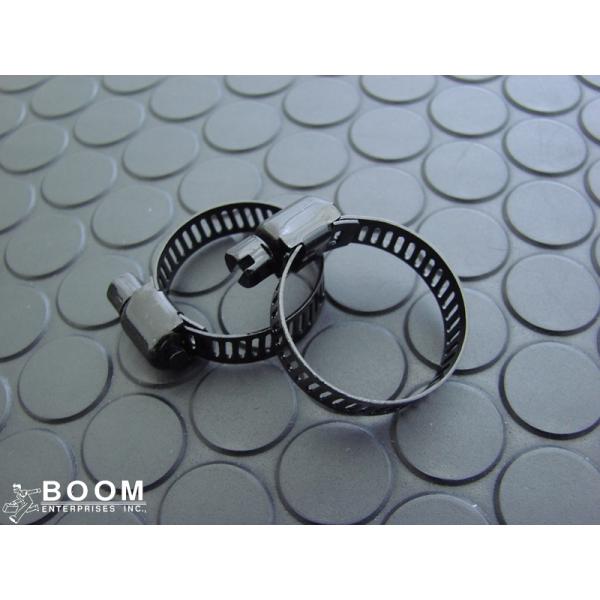 【T-REVα One Way System】ティーレブアルファ ワンウェイシステムステンレスホースバンド ブラック四三酸化鉄処理(黒染)を施し、その上に耐熱クリアーコーティングで仕上げることにより、防錆・耐熱性・硬度を上げ、さらに光沢のあ...