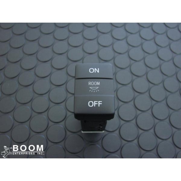 TOYOTA純正パーツルームランプスイッチ補修用、流用や加工用などに。品番:84170-26033取付説明書はございません。【※備考】適合確認・流用情報・取付方法に関してのサポートは行っておりません。恐れ入りますが、お客様ご自身でお調べいた...