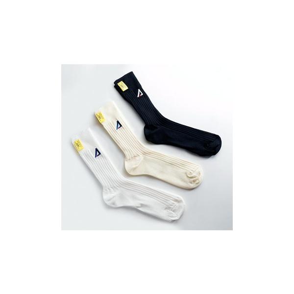 多くのドライバーに愛用される信頼のレーシングギア■メーカー：　ＡＲＤ（エーアールディー）■商 品 名：　レーシングショートソックス ARD-535S■サ イ ズ：　ＦＲＥＥ■カ ラ ー：　アイボリーホワイト■素材：　■品番：　A535SWH...