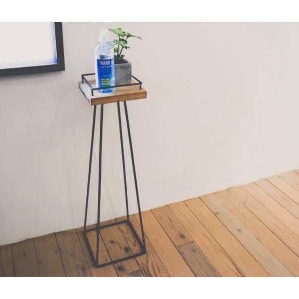 香り際立つ天然木の天板に、アイアン脚はスリムさを保ちつつも底に向かって曲線滑らかなスタイリッシュなデザインにしました。当店で人気商品の為、急遽販売をスタートしました。底面は尖らないように丸みのあるフォルムで優しい印象にし、スマートな見た目で...