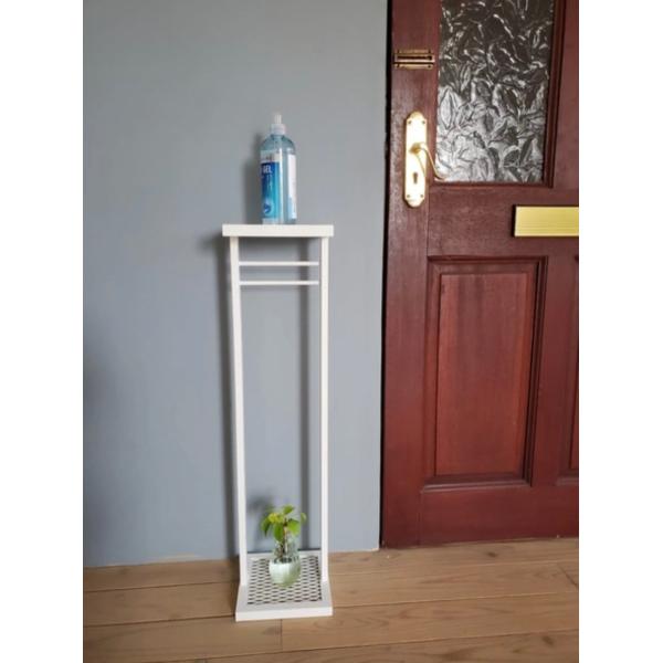 シンプルなアイアンの見た目で、上品に仕上げたアルコールポンプスタンドです。上下の台座にエキスパンドメタルを施して透明感のある仕様に、また・・・これまでのアルコールポンプスタンドは木とアイアンの組み合わせでしたが、一風変わったフォルムがどの間...