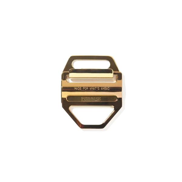 ADJUSTER METAL BUCKLE LG（アジャスター メタル バックル ラージ）シンプルさと軽さを追求したオリジナルアジャスターメタルバックル。自由に交換可能なオリジナルバックルが豊富なカラーを携え登場！無駄を省いたシンプル&am...