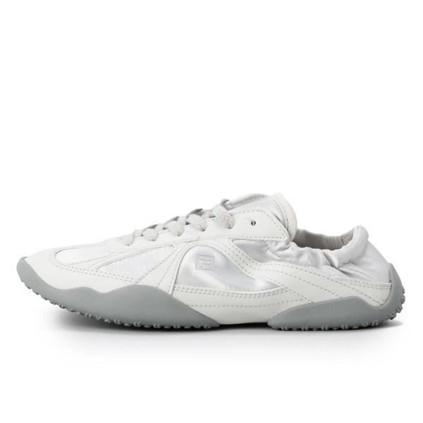 FILA フィラ FILA GLIO フィラグリオ Silver/Silver/Silver 63OD3X013-031 今、感度の高いファッショニスタたちがこぞって注目しているのが「ロープロファイル」なシルエット。そして、儚げでロマンティ...