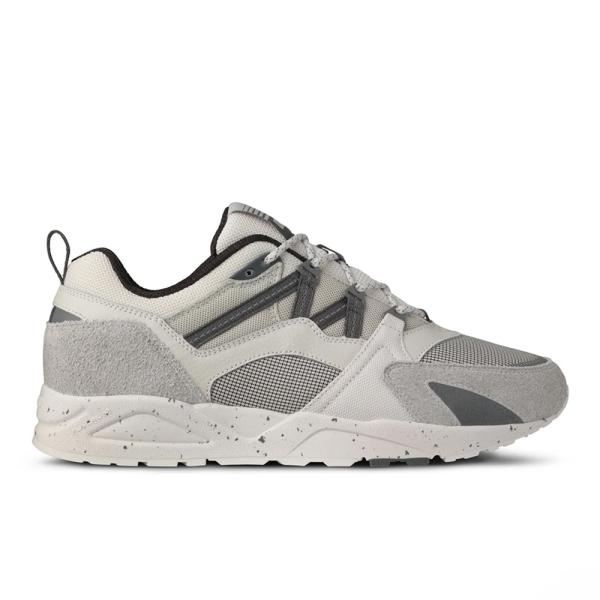 KARHU カルフ FUSION 2.0 フュージョン2.0 FOGGY DEW/TURBULENCE KH804203 国内では取扱店舗が限られた【流通限定】モデル「Fusion2.0」。1996年のオリジナルモデルをベースにしたレトロラ...
