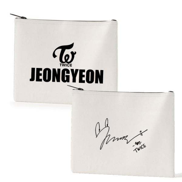 キャンパスフラットポーチです。サイズ約W230xH170mmとなっております。表裏に印刷がしております。※撮影写真は照明の関係で色に多少の誤差がある場合がございます。※代引きでの御注文の場合送料は無料になりませんのでご了承ください。