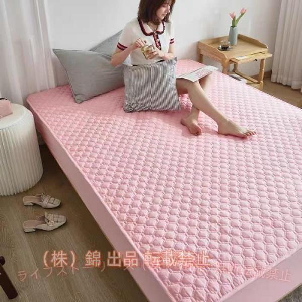 素材/材質 ポリエステル寝具のサイズ ダブル ：150x200cm（1枚）商品詳細 ◆中綿入り保温効果を高めるために表面と裏面の中にはポリエステルの繊維で作られた綿が詰められています。ふわふわで暖かいです。◆極柔な肌触りピーチスキン加工しっ...