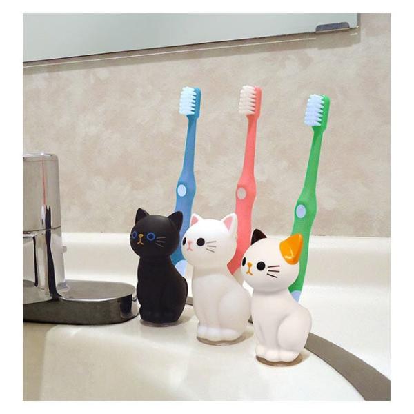 【付属台紙劣化のため、お安くなっております】吸盤でくっつくかわいいキャラクターの歯ブラシスタンドです。かわいく座って歯ブラシを守ってくれます。素材： 塩化ビニル生産地：中国サイズ：幅4×奥行3.5×高さ7cm※歯ブラシは付属しません※付属台...