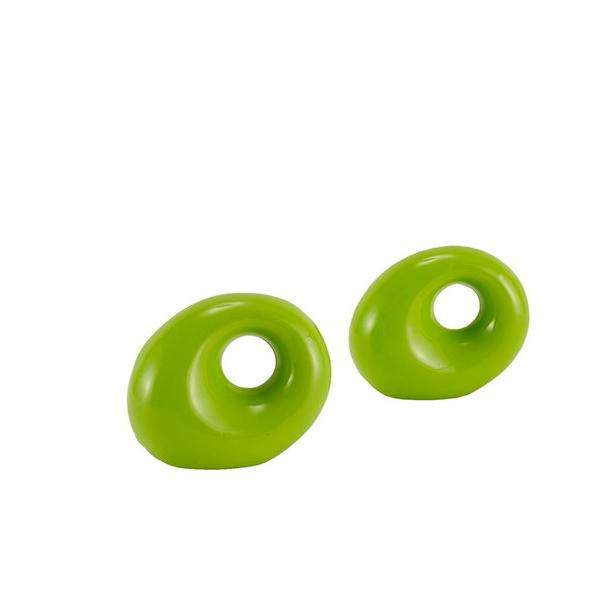 ●ウォーキングの消費カロリーアップに最適な0.7kgタイプ●指を通してしっかり握れるので安全●商品サイズ：幅75×高さ90×奥行42mm●質量：0.7kg×2●主な材質：PVC、鉄