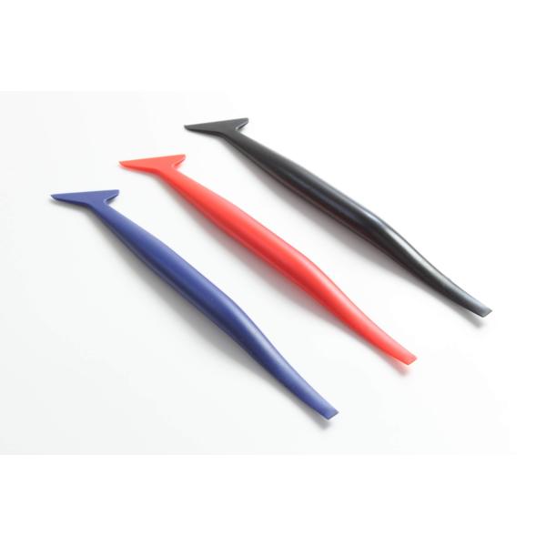 精密ヘラ3本セットです。ソフト(青)、ミドル(赤)、ハード(黒)の3本をシチュエーションにより使い分けます。奥ばったポイントにアクセスすることが可能です。ボトム面・トップ面の両面をエッジ加工しており通算6タイプのエッジからコンディションに合...