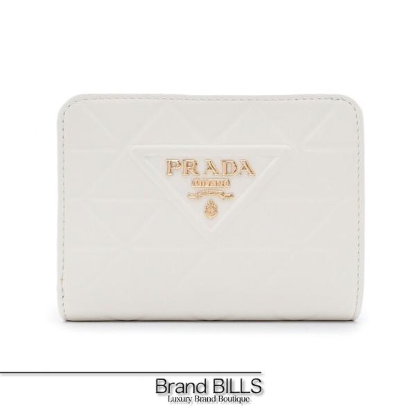 【ブランド名】PRADA【商品名】二つ折り財布【参考ランク】NSランク【参考定価】ー【サイズ】W12cm×H9.5cm×D2.5cm【素材】ソフトカーフレザー【色】BIANCO（ホワイト）ゴールド金具【型番】1ML018【製造番号】RFID...