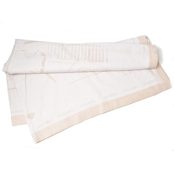 商品名 シャネル ブランケット/ひざ掛け/インテリアCHANEL リバーシブル ブランケット マドモアゼル CCモチーフ ウール/シルク商品番号 240629-chライン -素材 ウール90%、シルク10%サイズ 約：W140×H115cm...