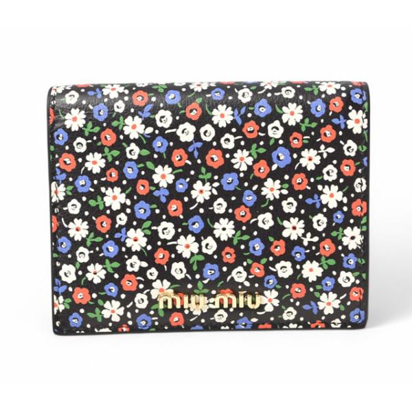 ■商品情報【管理番号】250215m28-miu【ブランド】MIUMIU/ミュウミュウ【アイテム】二つ折り財布【型番】5MV204【対象】レディース【表記カラー】ブラック【生産国】イタリア共和国【素材】本革【サイズ】W約11cm x H約9...