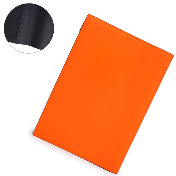 ■商品説明■【問い合わせ番号】200027961019【ブランド】HERMES【参考定価】184,800円【素材】 ヴォースイフト【カラー】Orange(オレンジ)×Noir(ノワール) ／ シルバー金具【サイズ(cm)】約W15.5cmx...