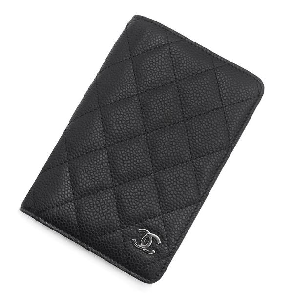 ■商品説明■【問い合わせ番号】200029019019【ブランド】CHANEL【素材】 キャビアスキン【カラー】ブラック ／ シルバー金具【サイズ(cm)】約W9.5cmxH14cmxD2cm 【仕様】 内ポケット×3 【重量】約81g【生...