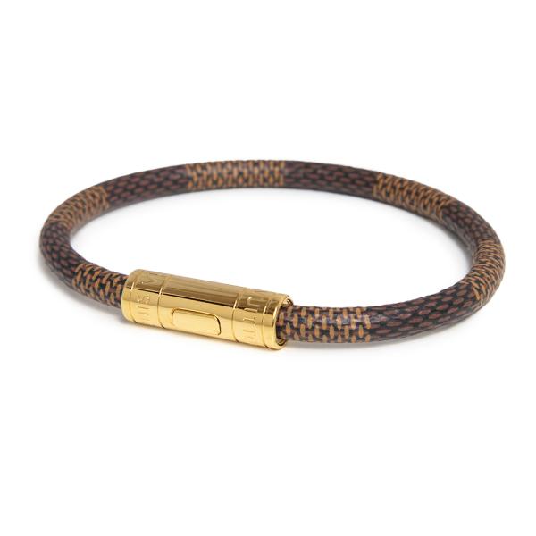 ■商品説明■【問い合わせ番号】200029807019【ブランド】LOUIS VUITTON【素材】 ダミエ【カラー】ブラウン ／ ゴールド金具【サイズ(cm)】腕周り：約19cm(調節不可) 幅：約0.5cm 全長：約20cm 【重量】約...